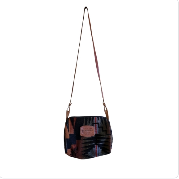 Pendleton | Bags | Vintage Pendleton Wool And Leather Crossbody Travel ...